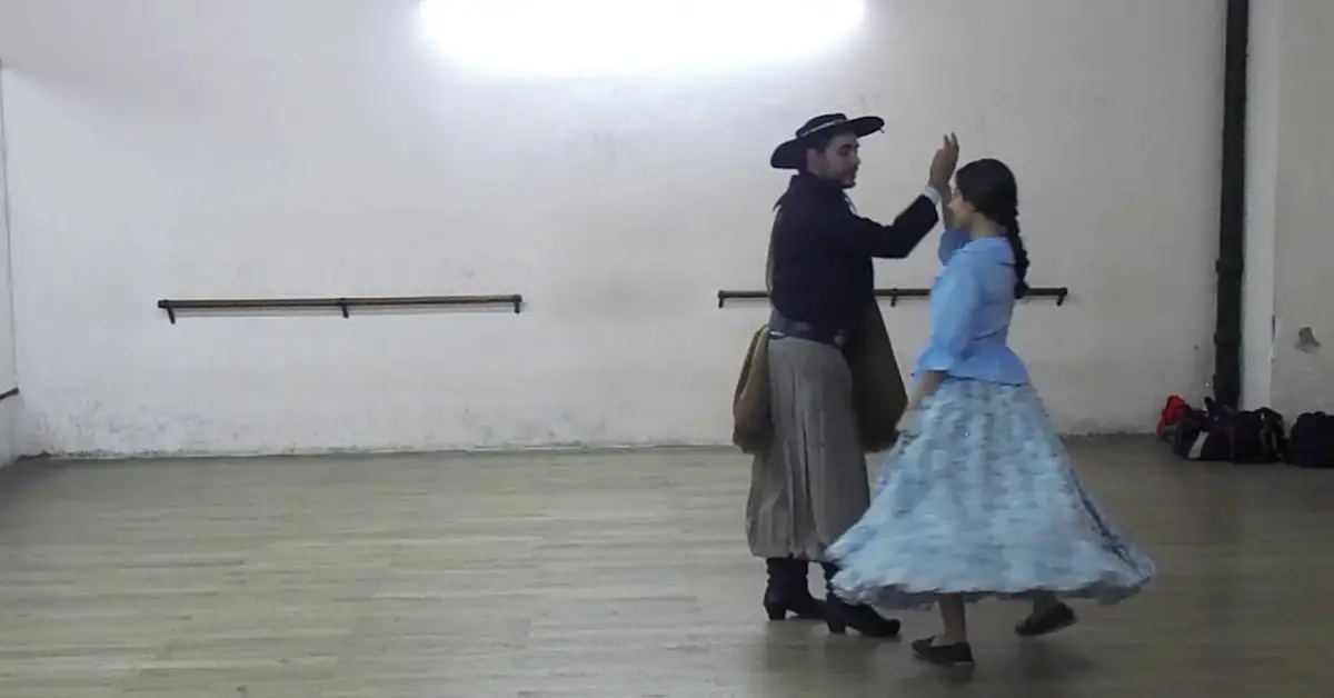 ¿Cómo se baila chacarera doble? Explicado paso a paso